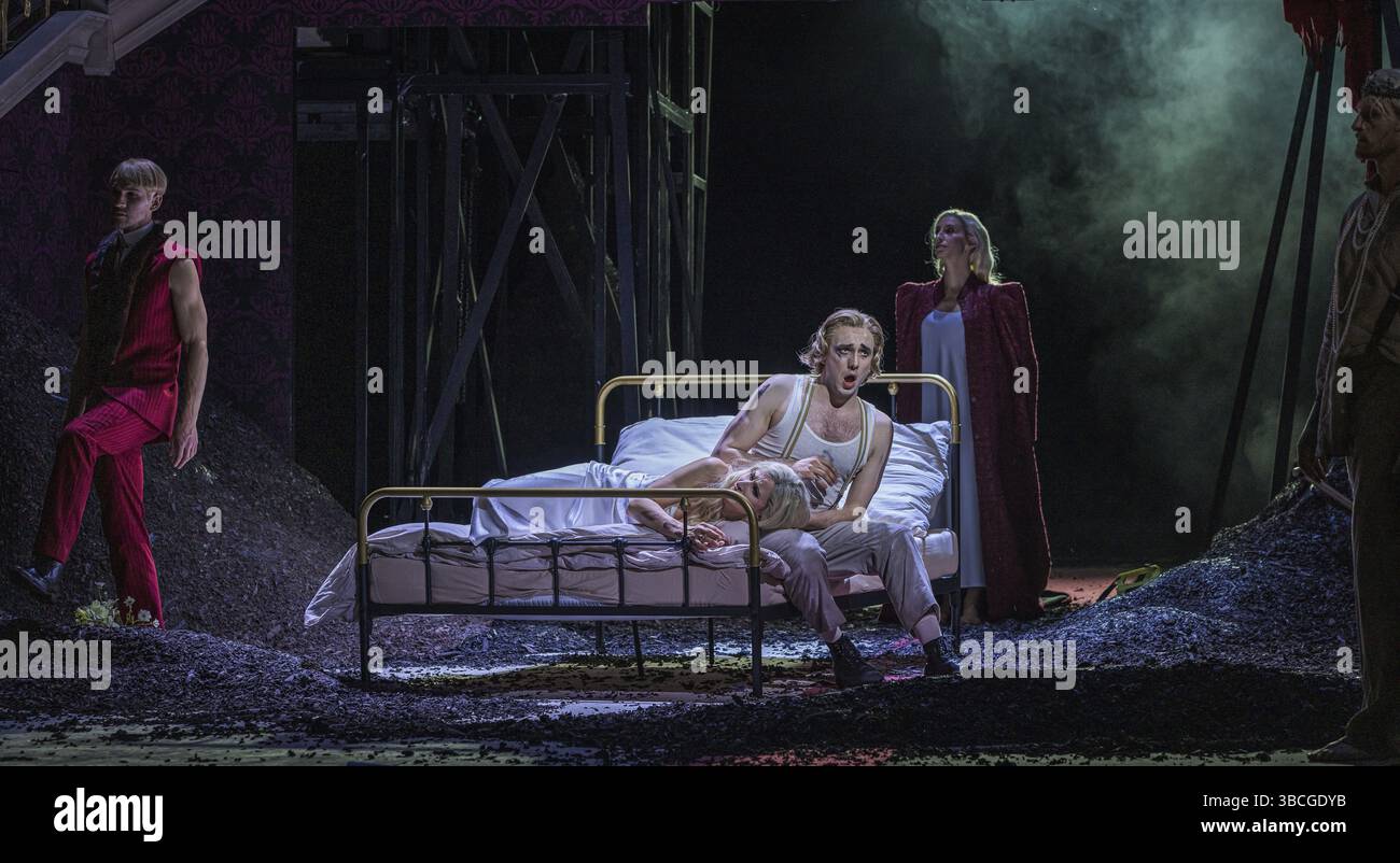 Hamlet' by Ambroise Thomas is an almost 150-year-old opera based on the ...