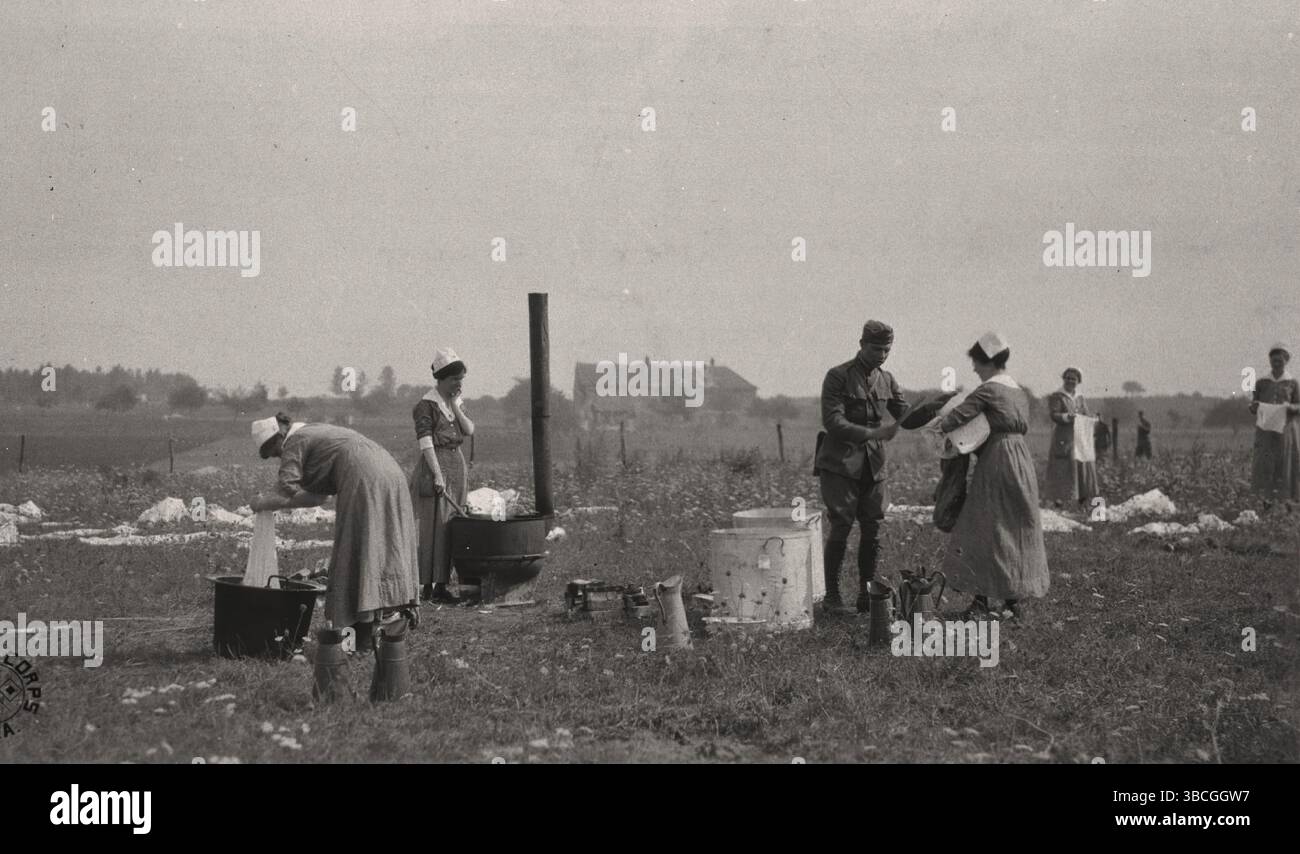 Medicine in Wartime - U.S. American National Red Cross Evacuation ...