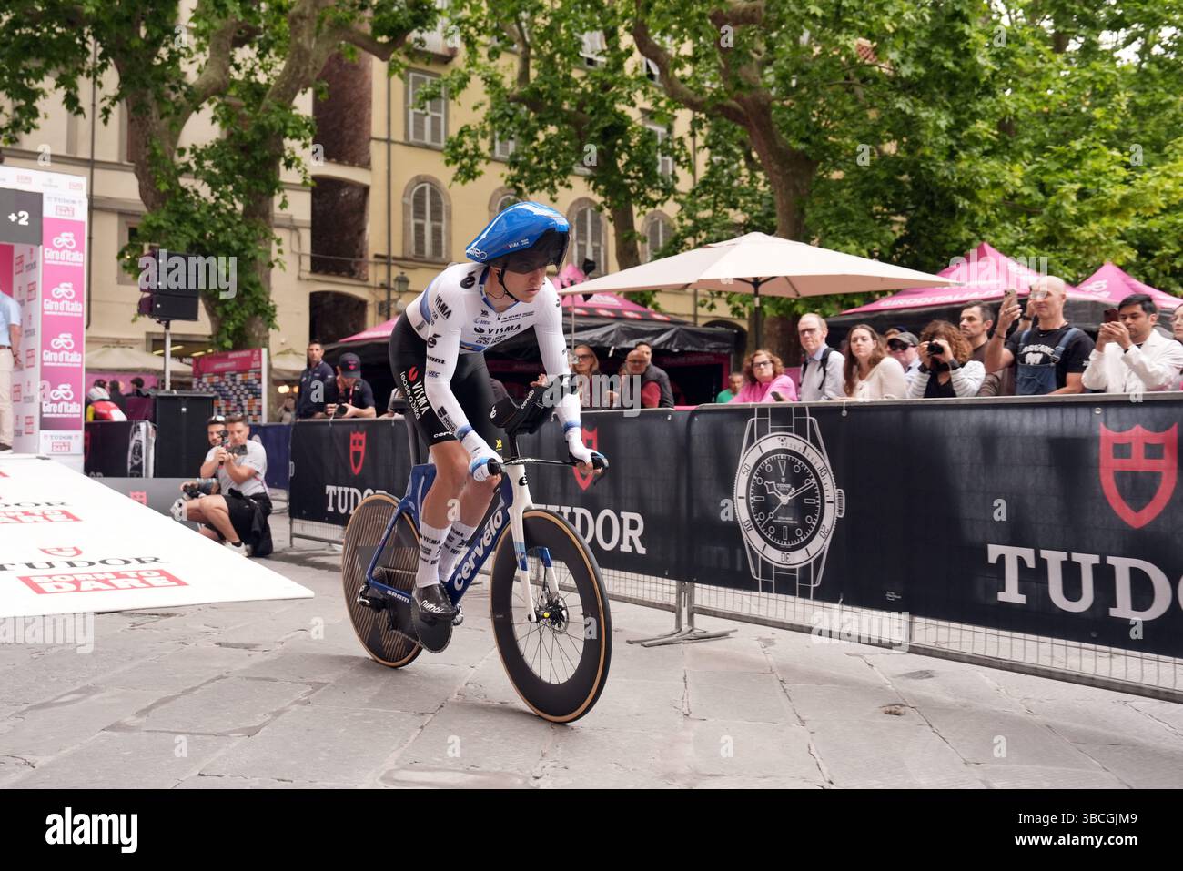 Affini Edoardo of Team Visma | Lease A Bike during the stage 10 of the ...