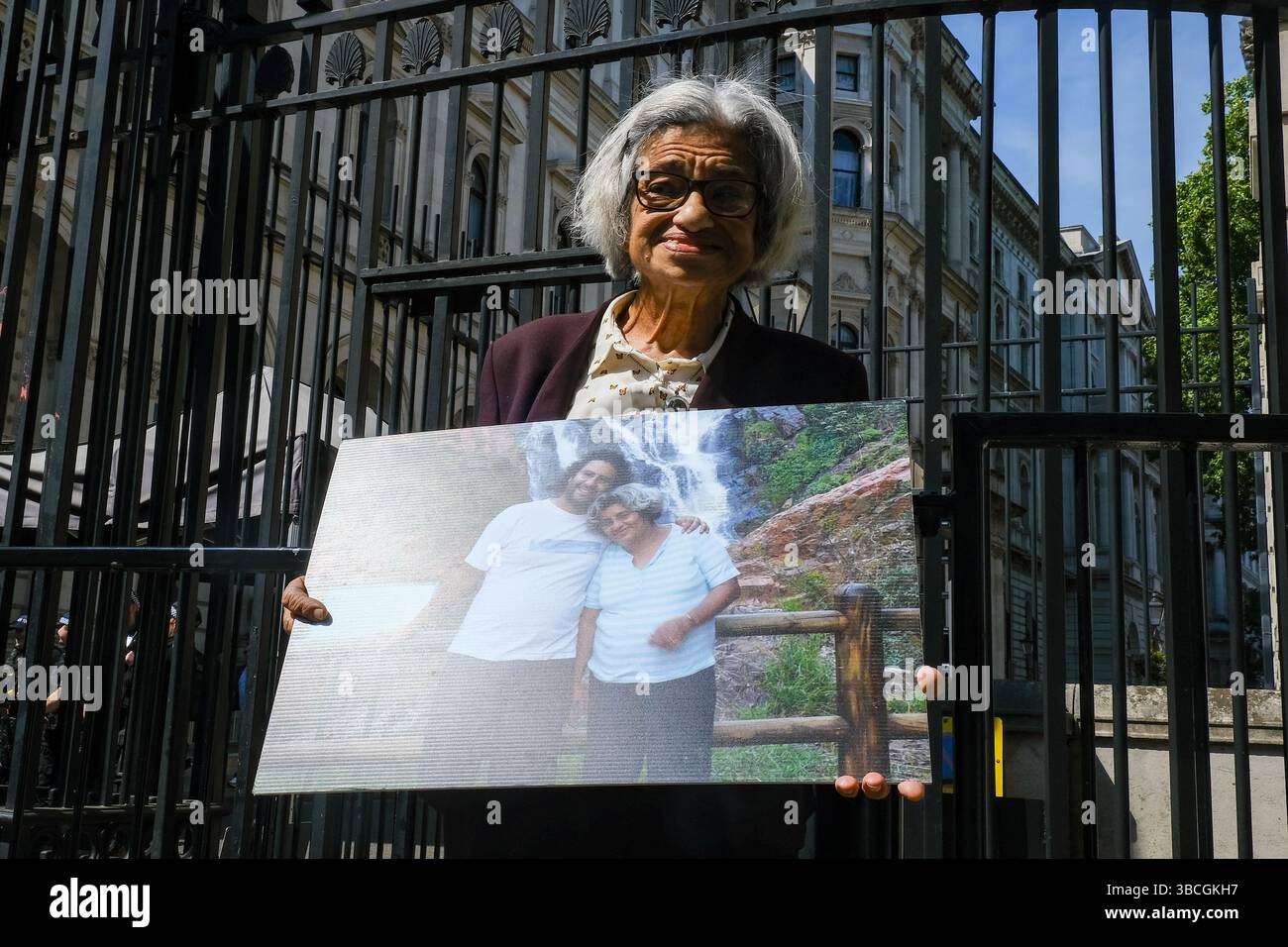 London, UK. 20th May, 2025. Laila Soueif speaks to press outside ...