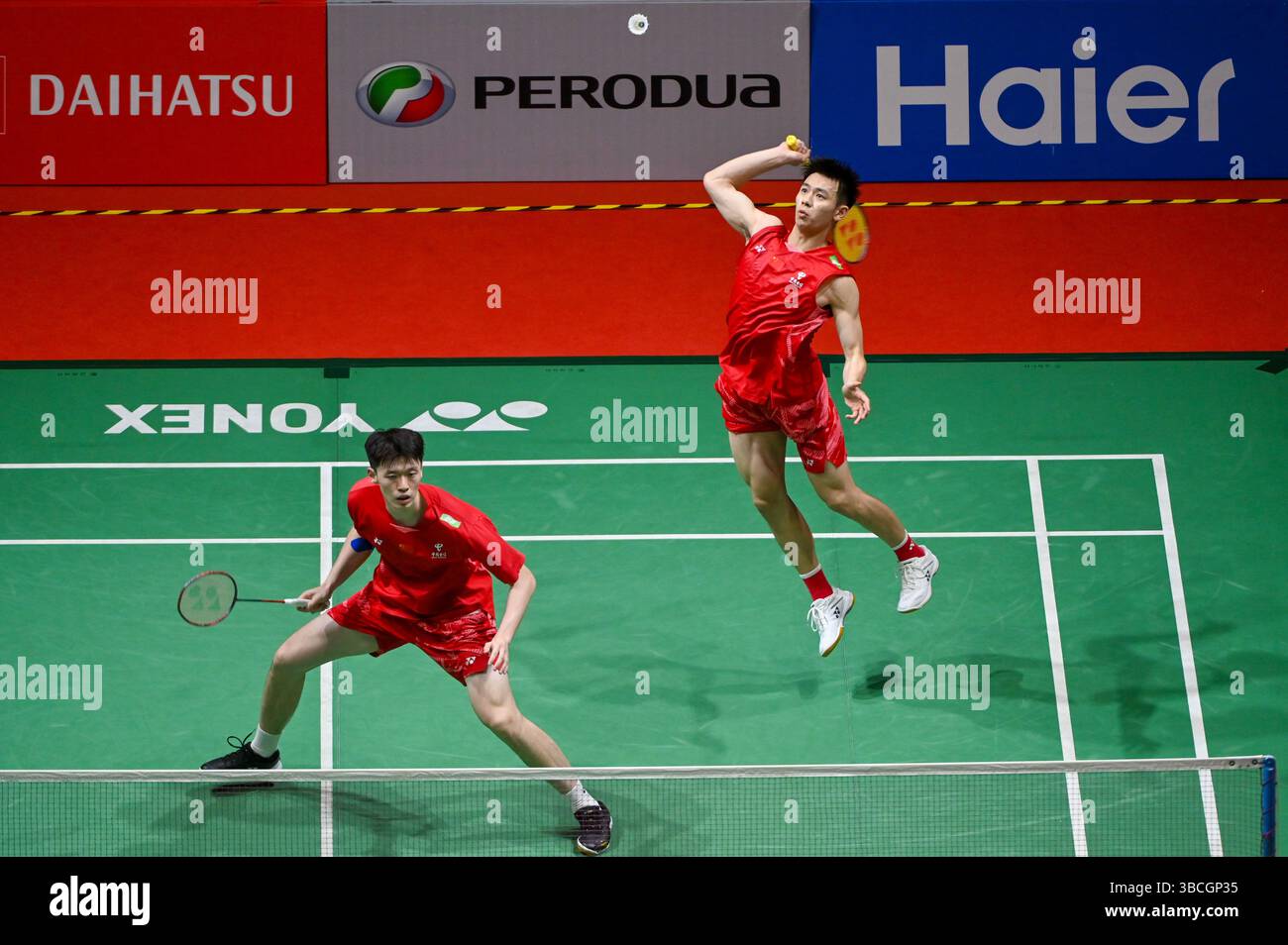 Kuala Lumpur, Malaysia. 20th May, 2025. Chen Boyang/Liu Yi (R) compete ...