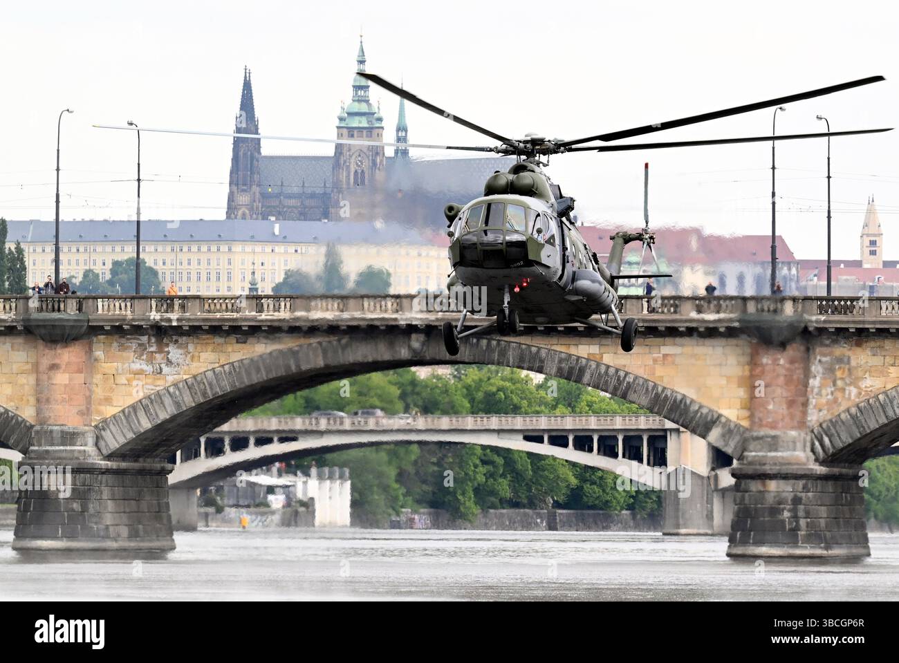 Prague, Czech Republic. 20th May, 2025. Army on embankment "Naplavka ...
