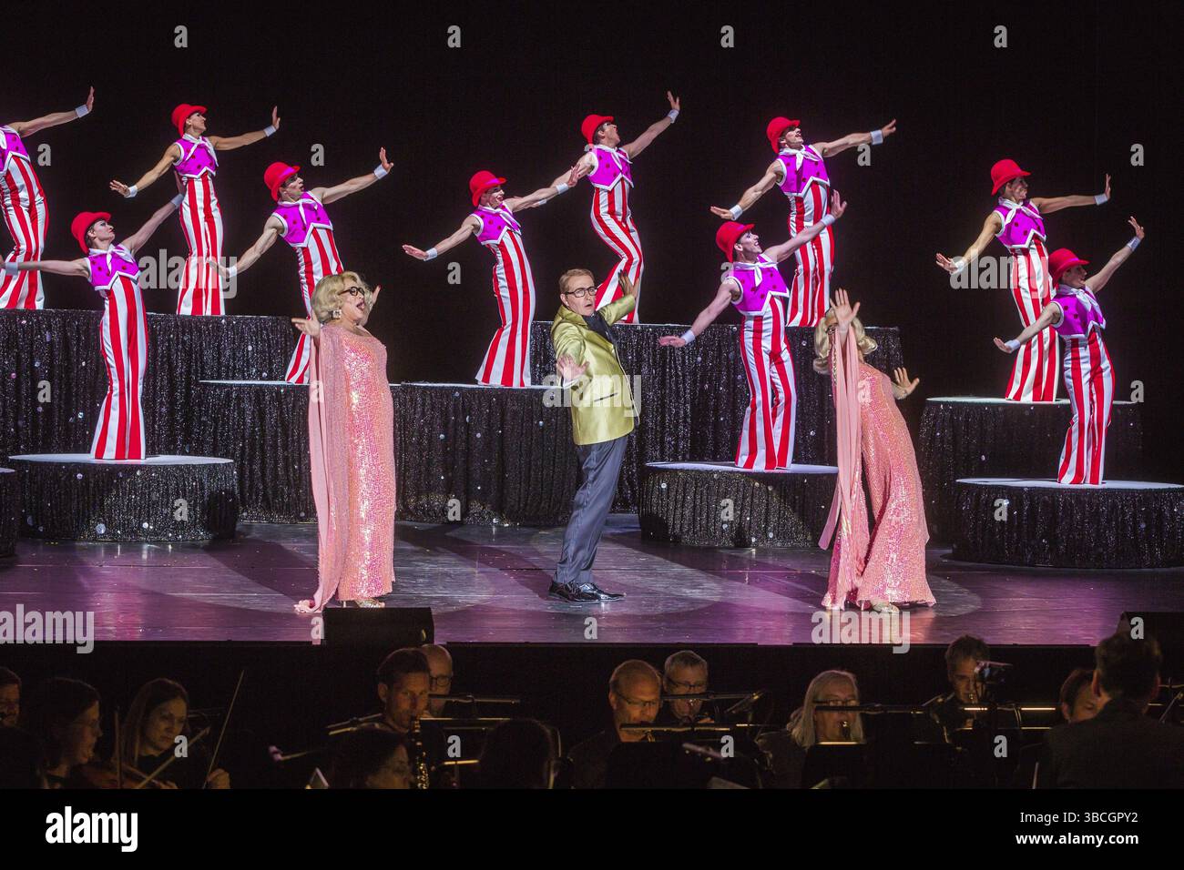 All-Singing, All-Dancing Yiddish Revue A reminiscence of Jewish culture ...