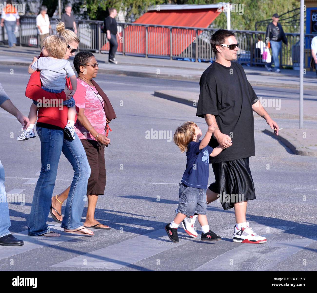 Kevin Federline and his new girlfriend Victoria Prince with Sean ...