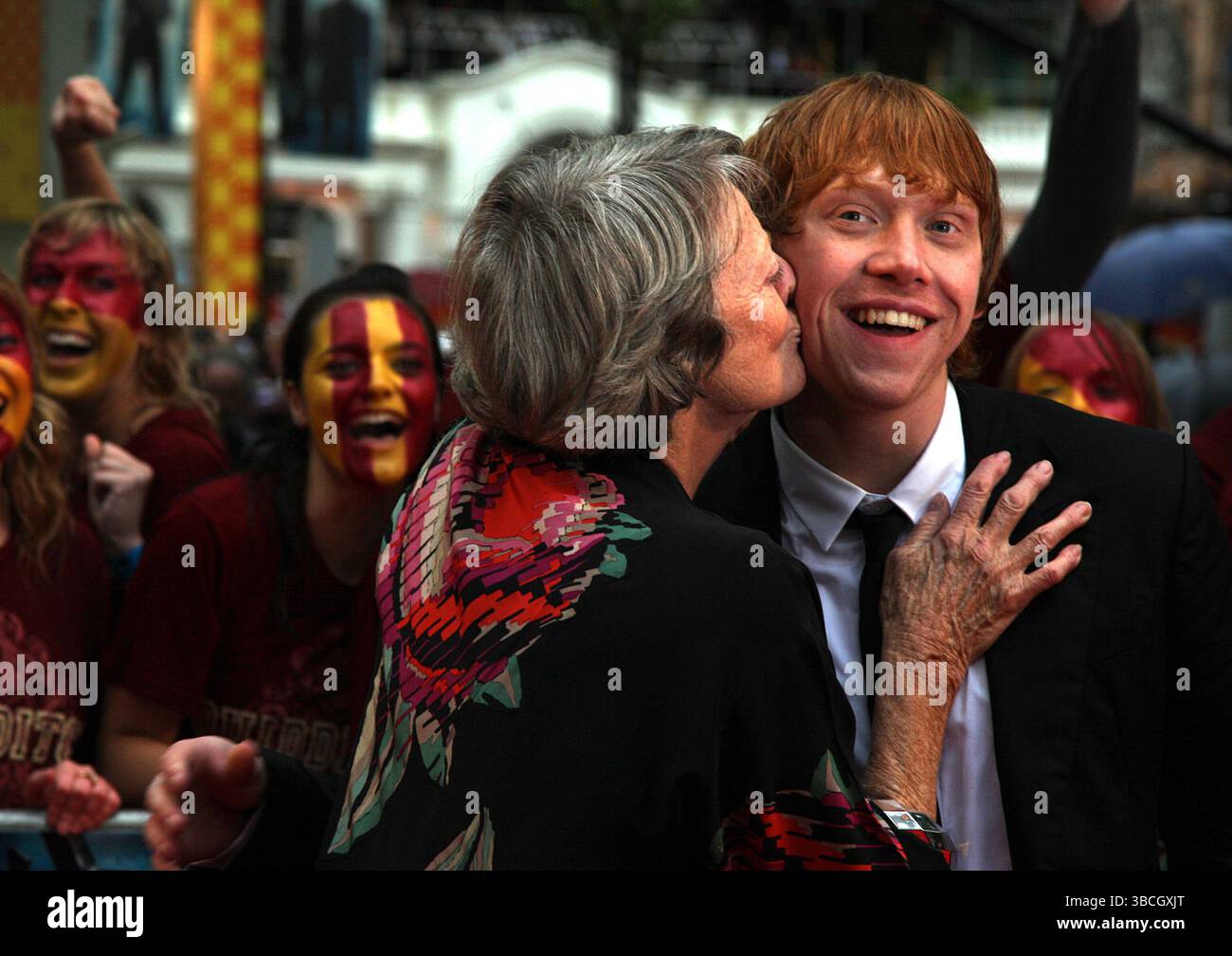 Maggie Smith and Rupert Grint at the World Premiere of "Harry Potter ...
