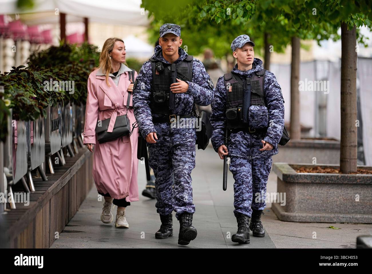 Russian Rosguardia (National Guard) servicemen patrol an area between ...