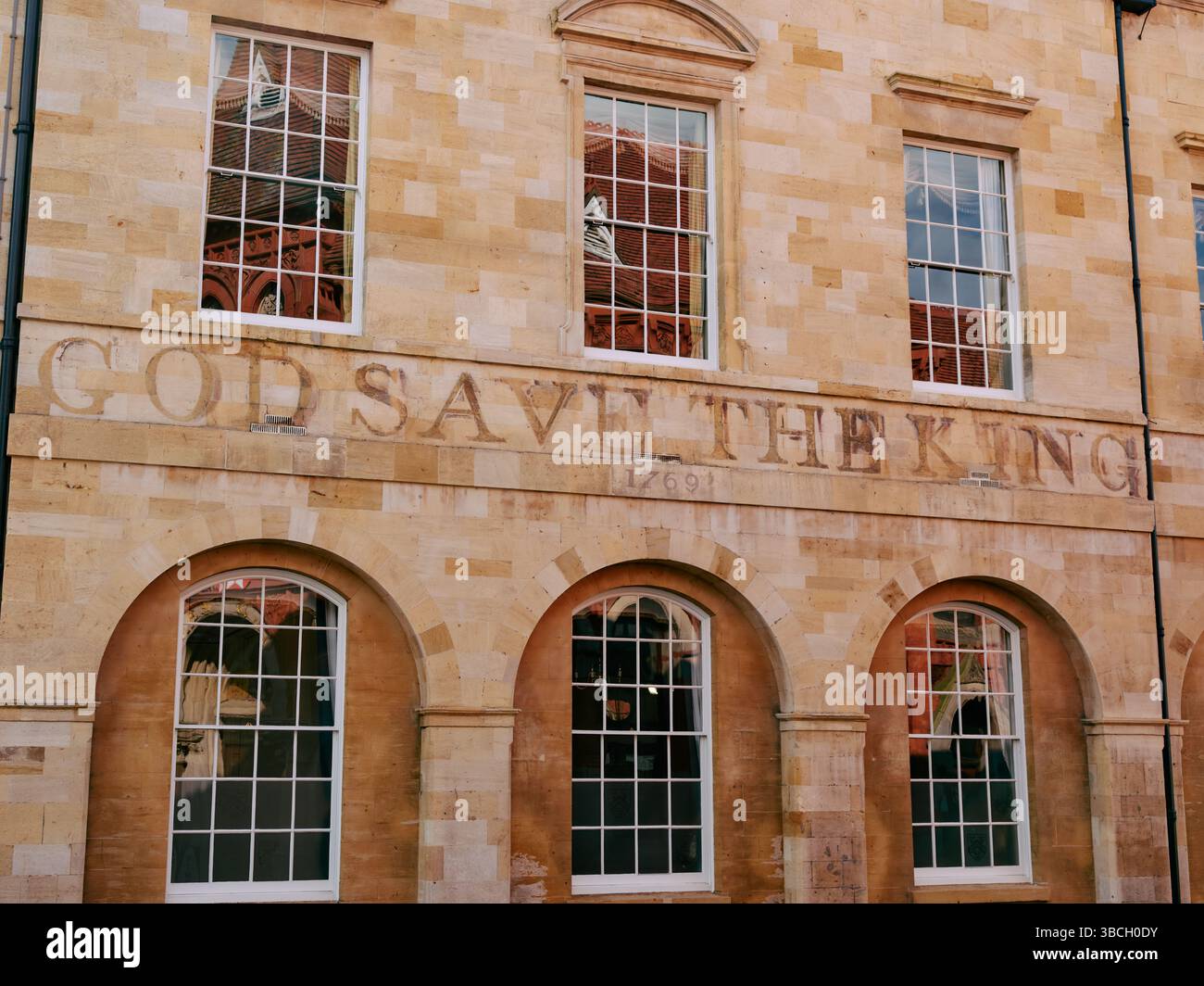 God Save The King written on the Town Hall building in Stratford Upon ...