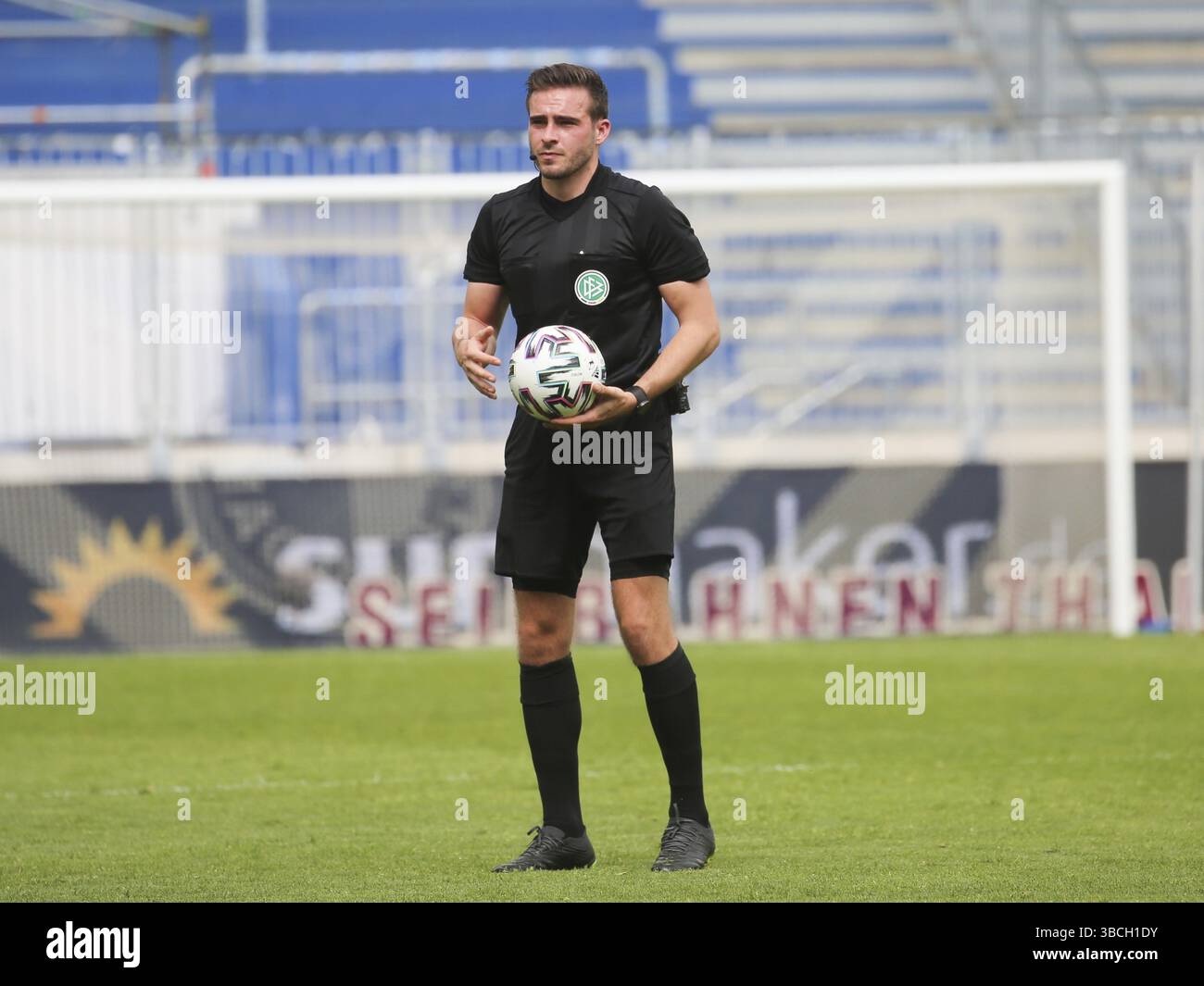 DFB football referee Tom Bauer DFB 3rd league season 2020-21, DFB ...