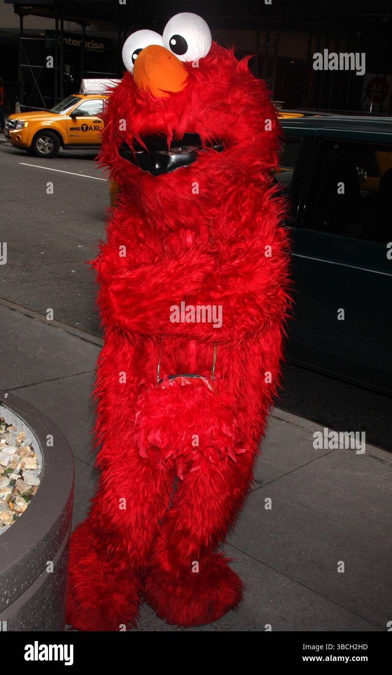Sesame Street's Elmo spotted in New York City - 25 June 2009 Stock ...