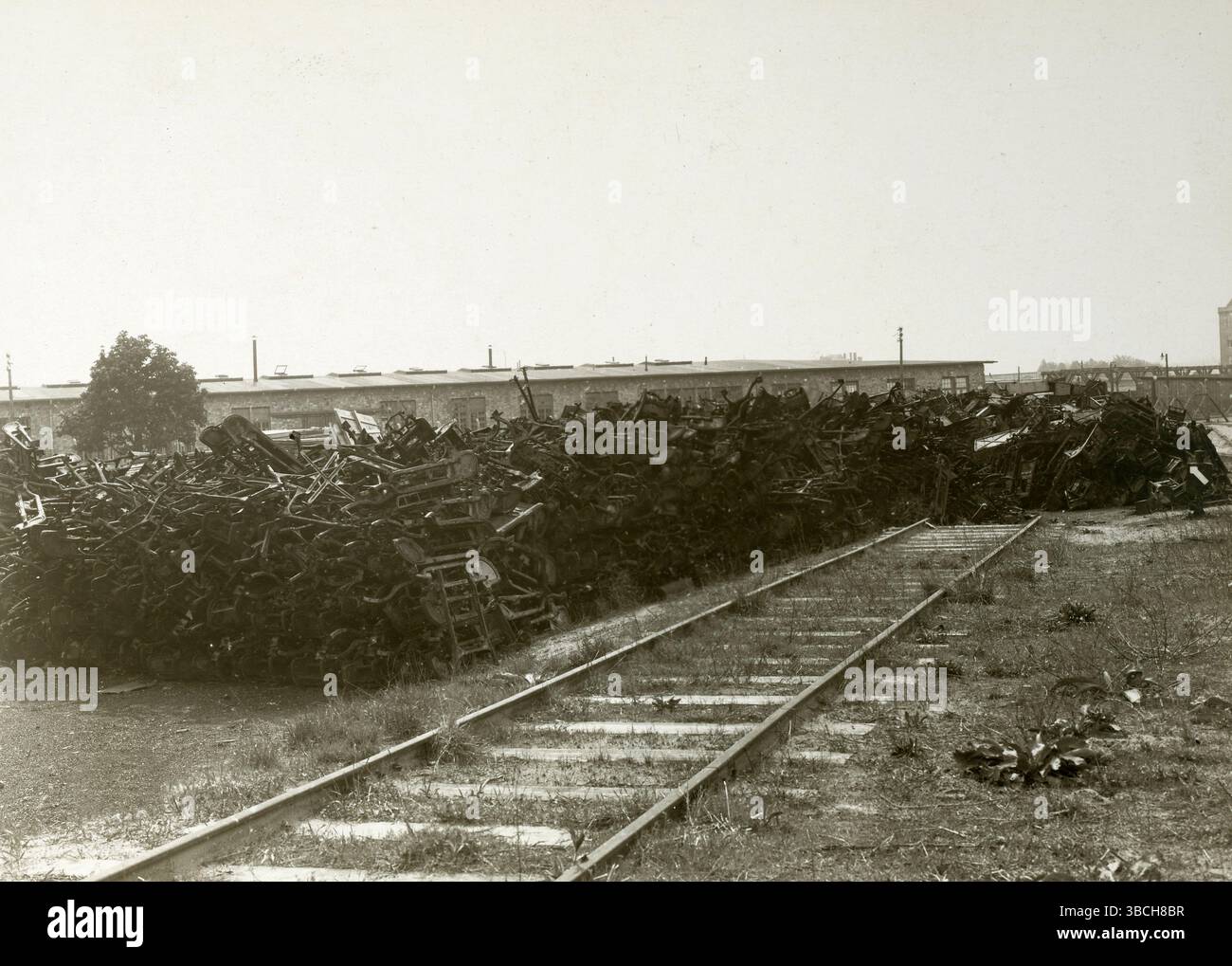 Obsolete weapons history hi-res stock photography and images - Alamy