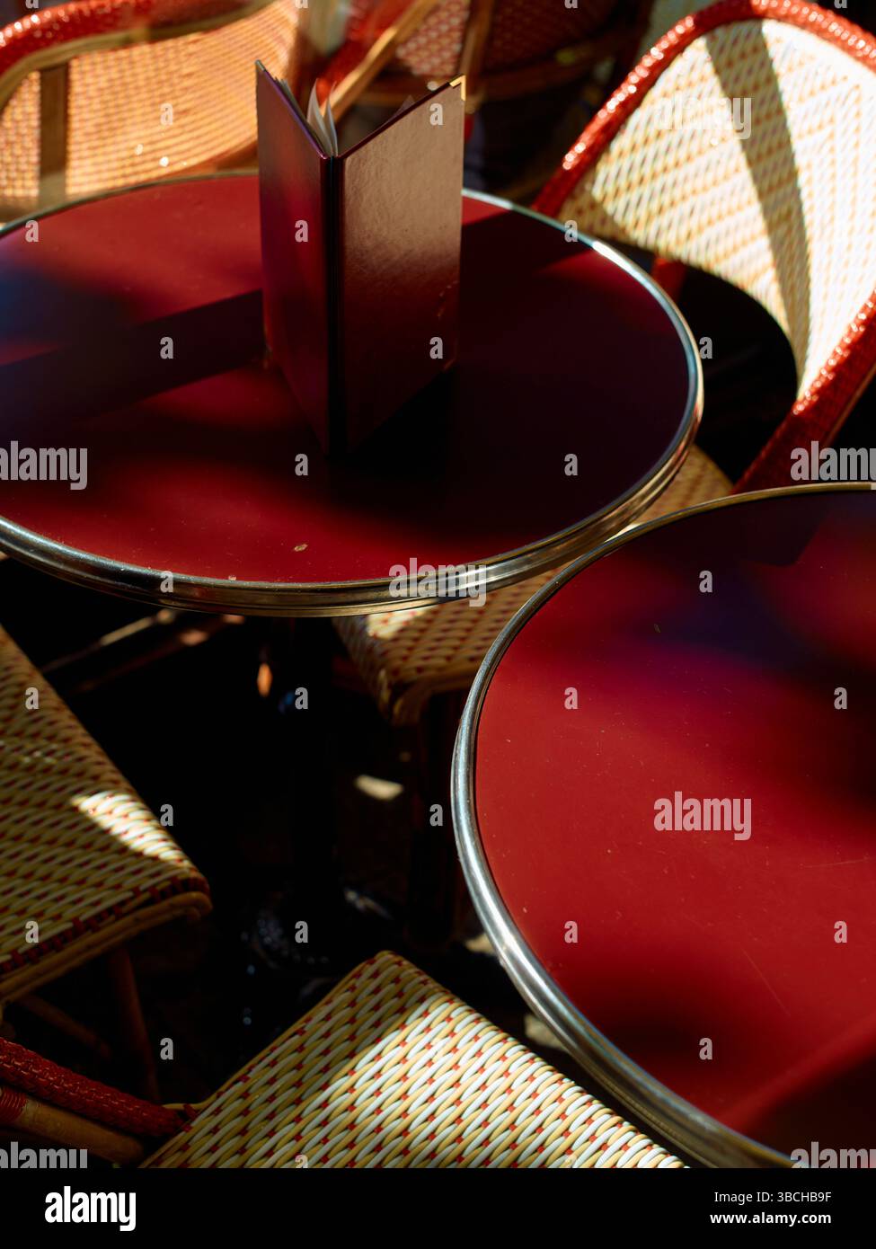 Woven rattan seats hi-res stock photography and images - Alamy