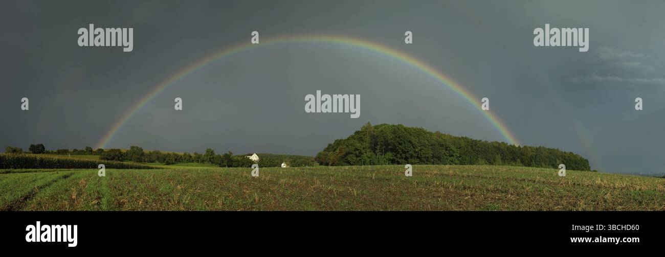 Atmospheric spectacle hi-res stock photography and images - Alamy