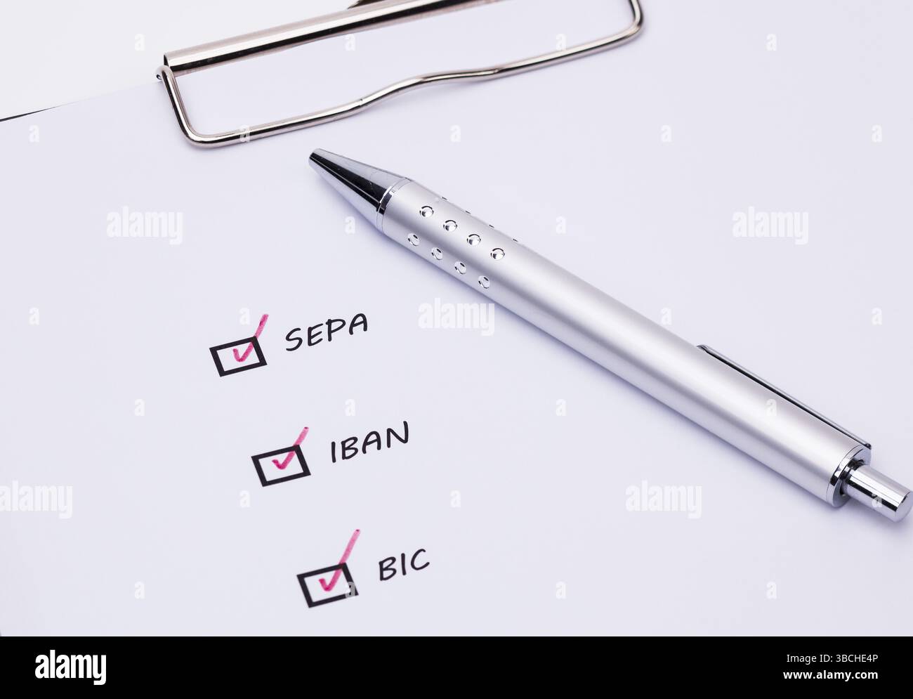 Checklist chart hi-res stock photography and images - Alamy