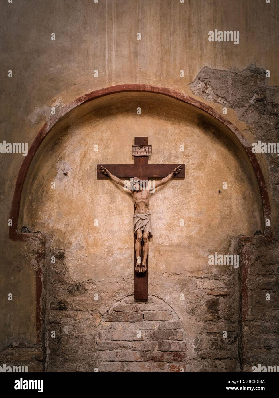 Wooden crucifix depicting jesus hi-res stock photography and images - Alamy