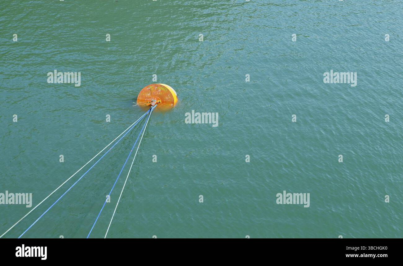 Lighter vessel mooring hi-res stock photography and images - Alamy