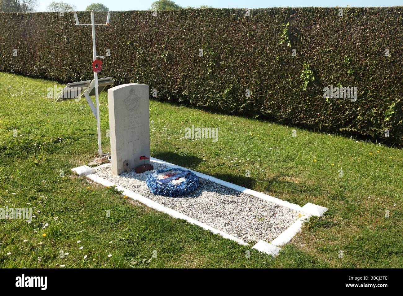 Grave of RAF Sergeant Pilot Raymond Dean at the Church of Saint-Martin ...