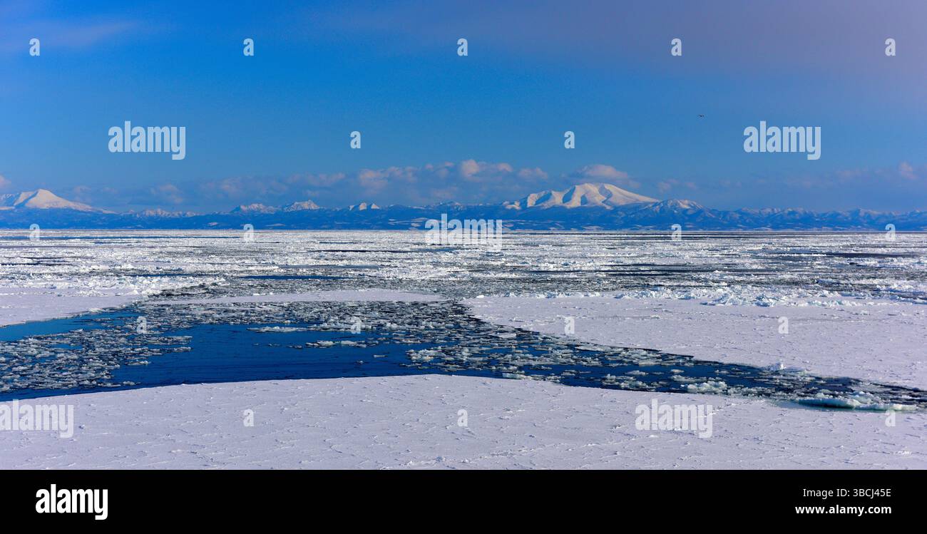Abashiri ice drift in cold ocean in Hokkaido,Japan,Asia Stock Photo - Alamy