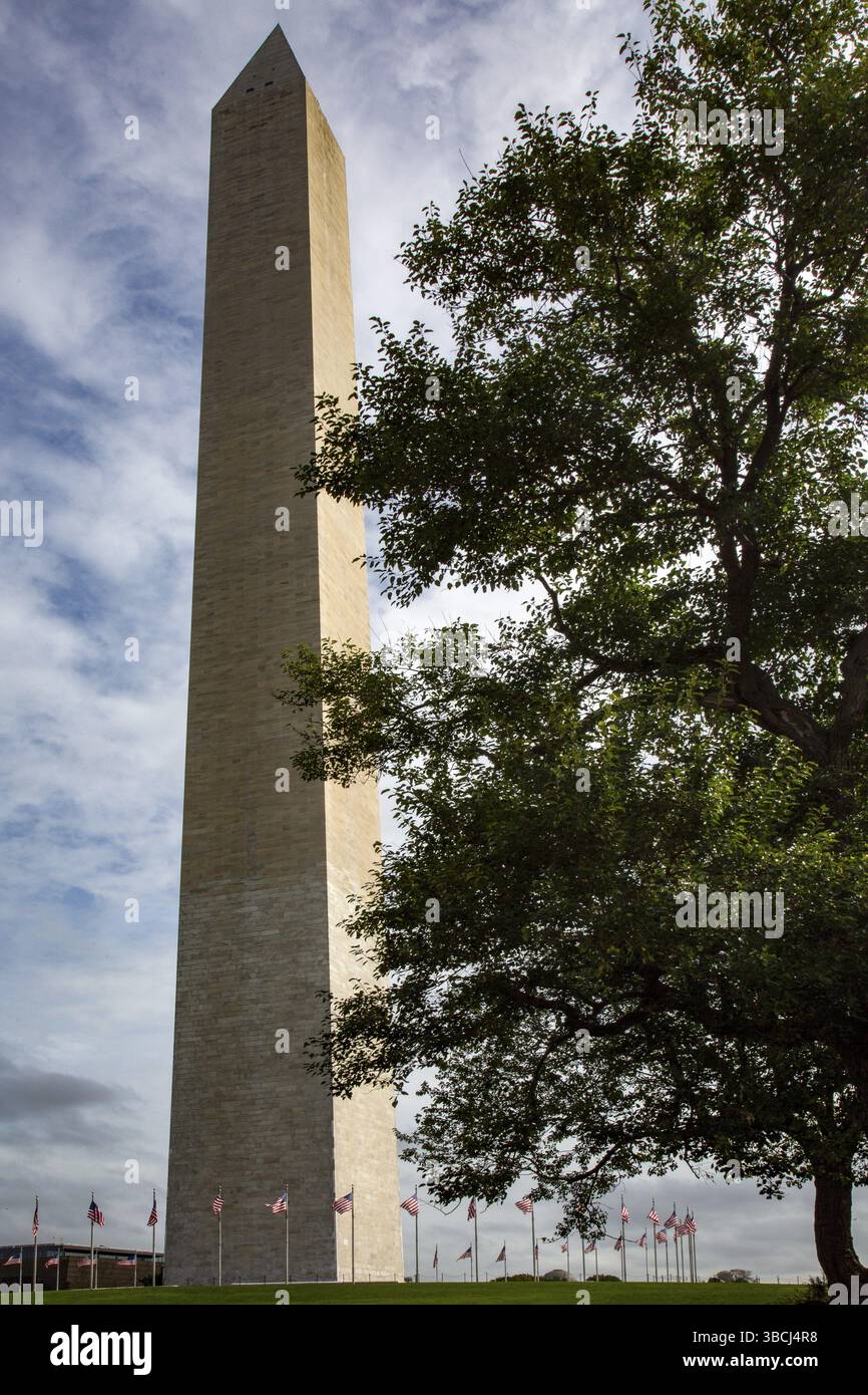 Marble obelisk in the capital of America Stock Photo - Alamy