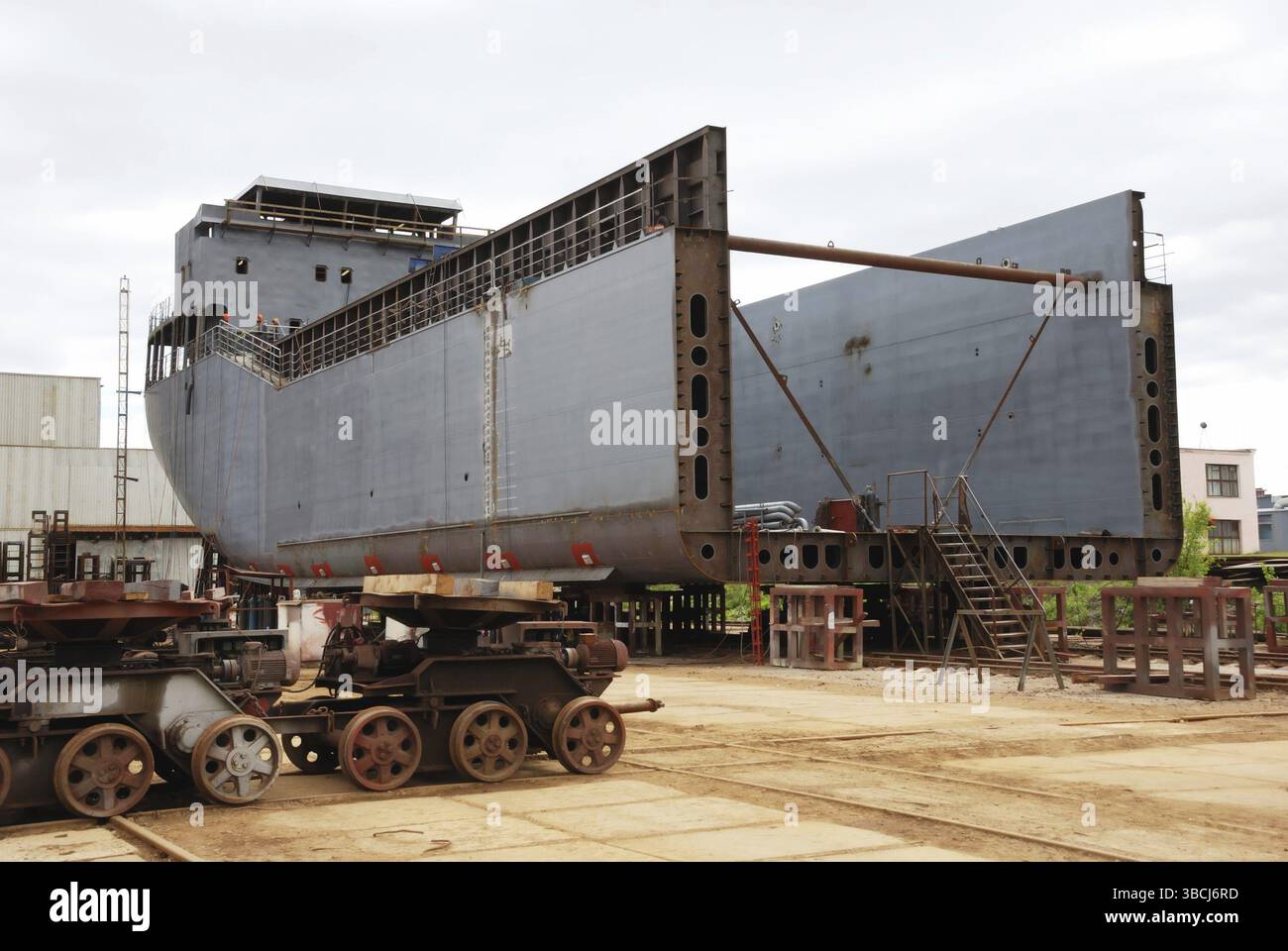 Barge dry cargo ship hi-res stock photography and images - Alamy