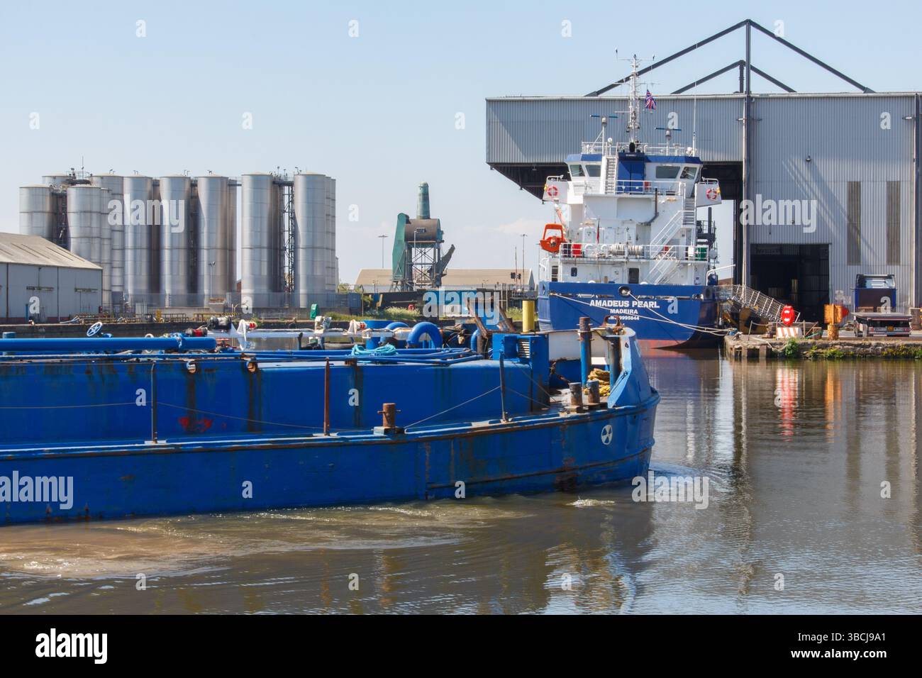 Elon Pride at Goole inland port Stock Photo - Alamy