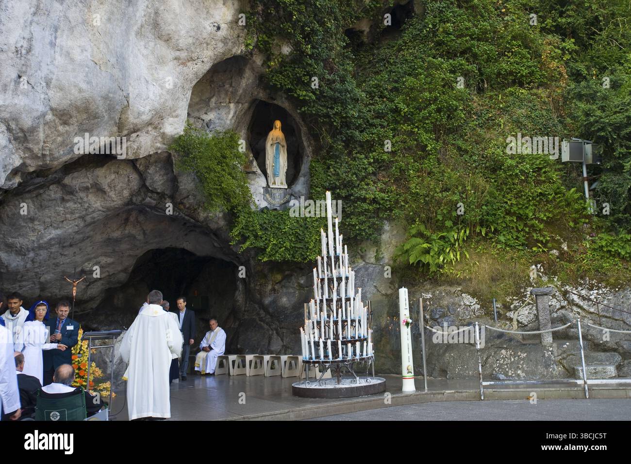Grotte de Massabielle, Lourdes, Pyrenees-Midi, France, Midi-Pyrenees ...