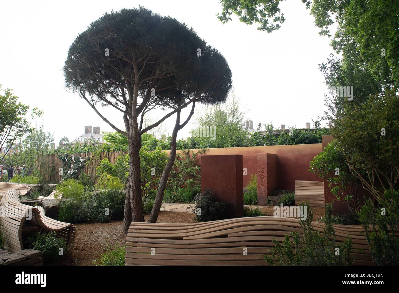 Chelsea, London, UK. 19th May, 2025. Show Garden, The Hospice UK Garden ...