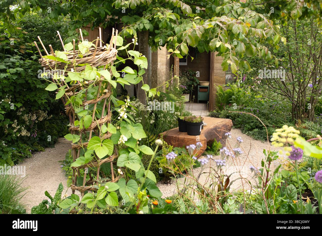 Contractors acacia gardens hi-res stock photography and images - Alamy