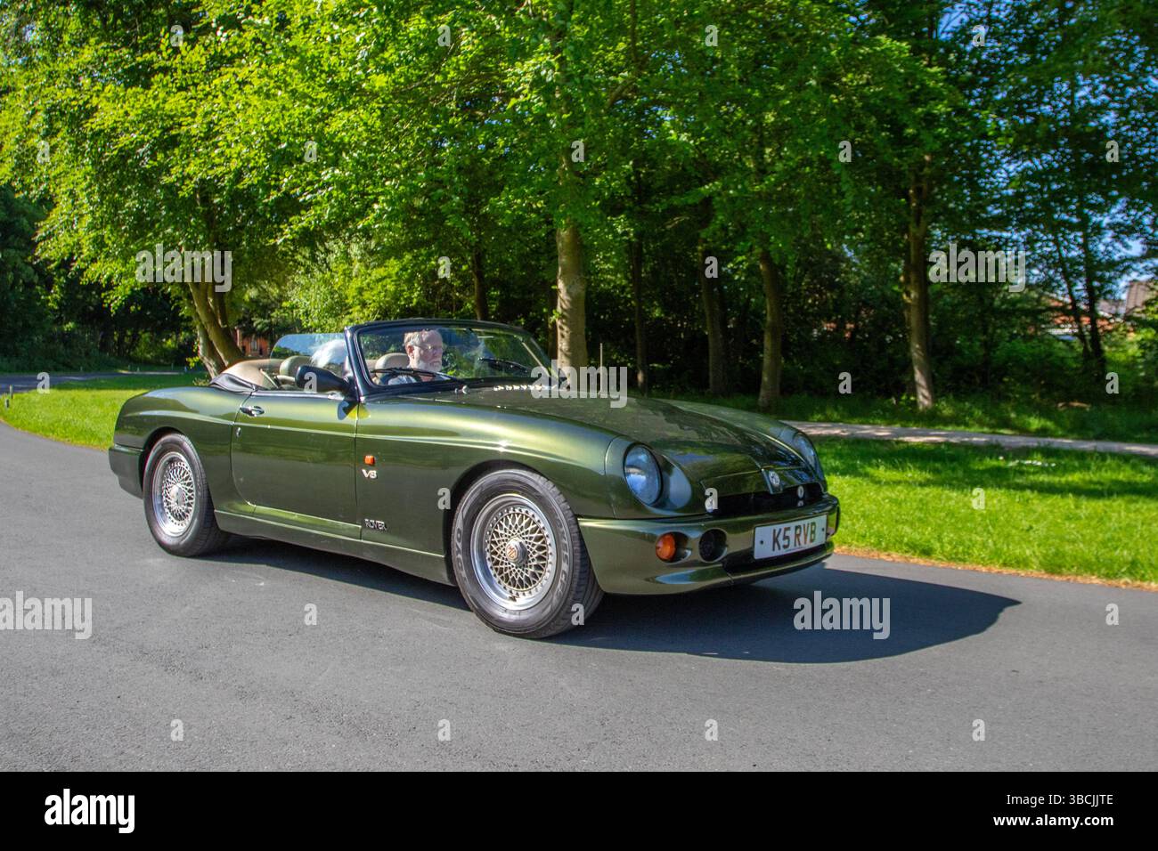 1995 90s nineties Green, MG Rv8 V8 Car Roadster Petrol 3940 cc; Classic ...
