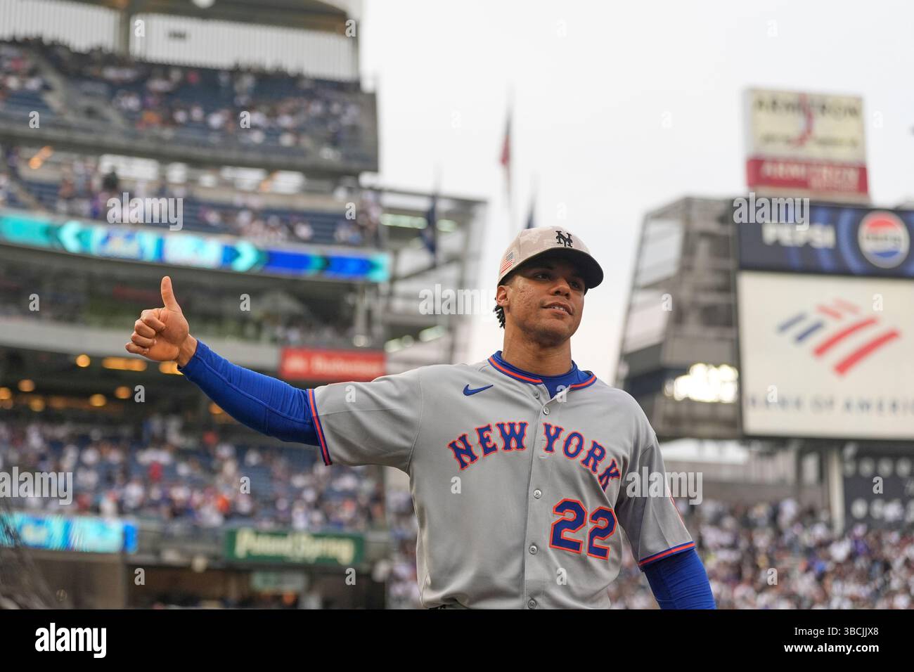 New York Mets' Juan Soto greets fans before a baseball game against the ...