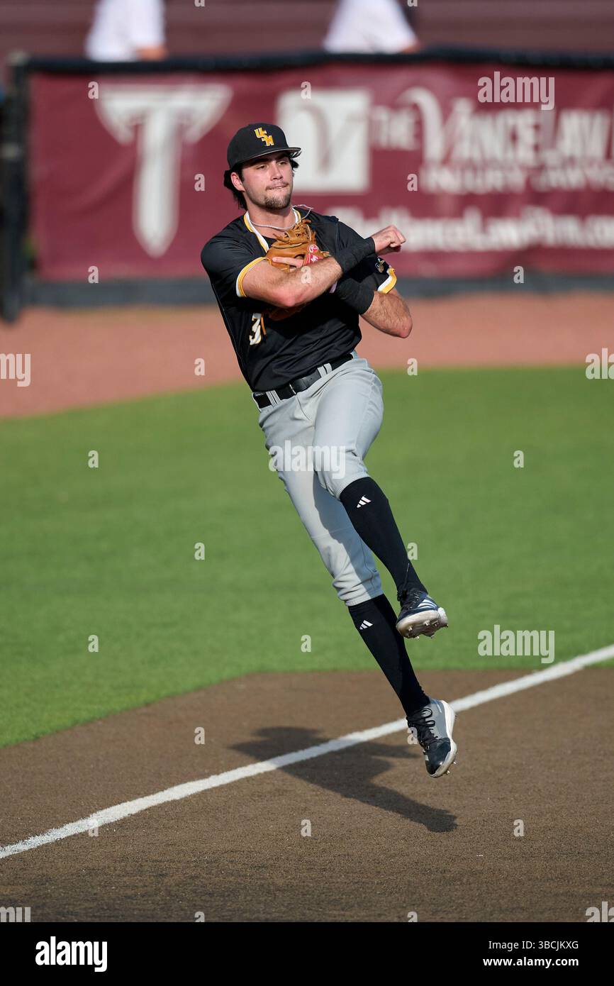 Southern Miss Golden Eagles infielder Seth Smith (3) throws to first ...