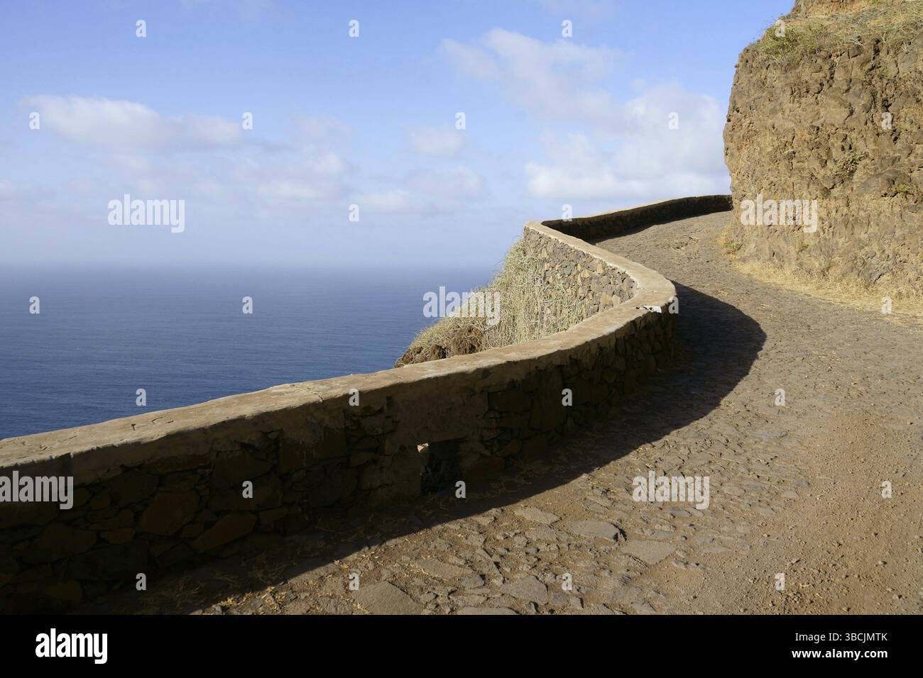 Coastal path between Ponta do Sol and Cruzinha, path to Fontainhas ...