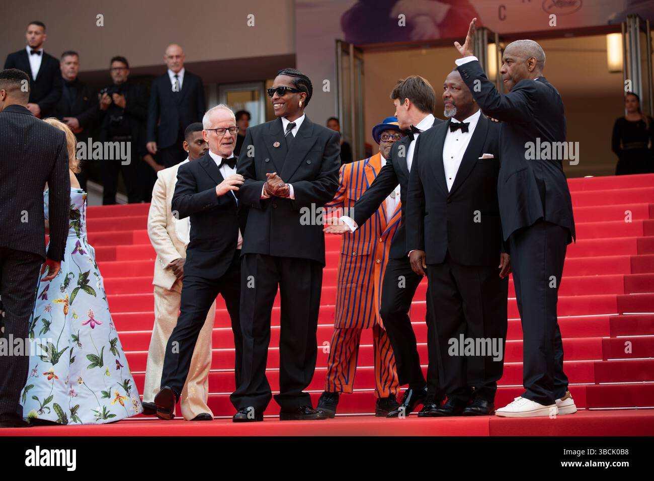 Cannes, France. 19th May, 2025. CANNES, FRANCE - MAY 19: (L-R) Jason ...