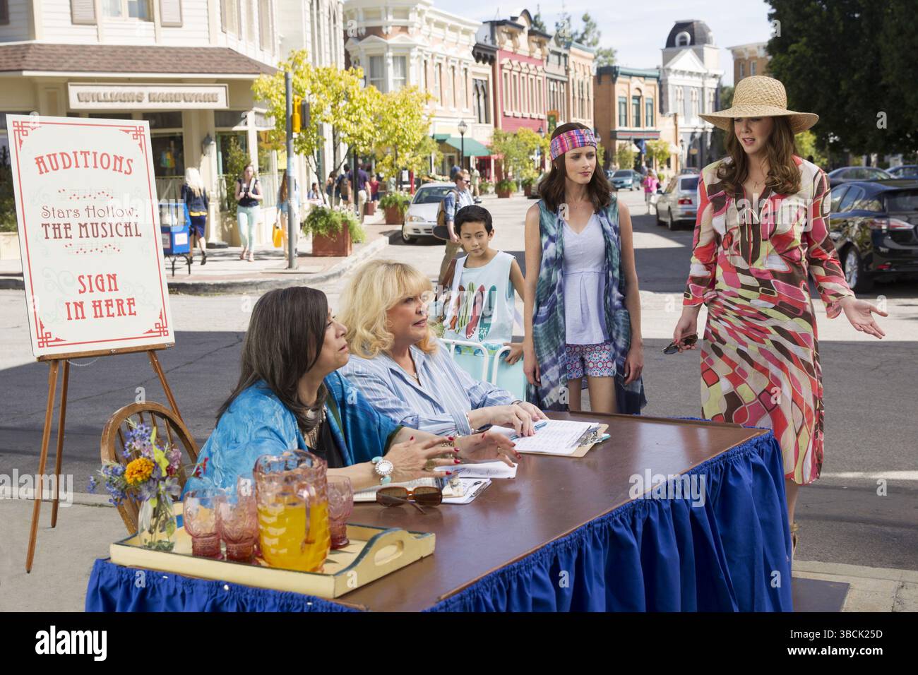 Sally Struthers, Alexis Bledel, Lauren Graham "Gilmore Girls: A Year In ...