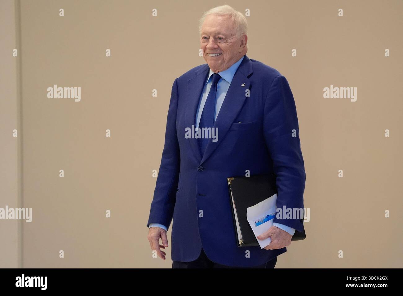 Dallas Cowboys owner Jerry Jones arrives ahead of an NFL football ...