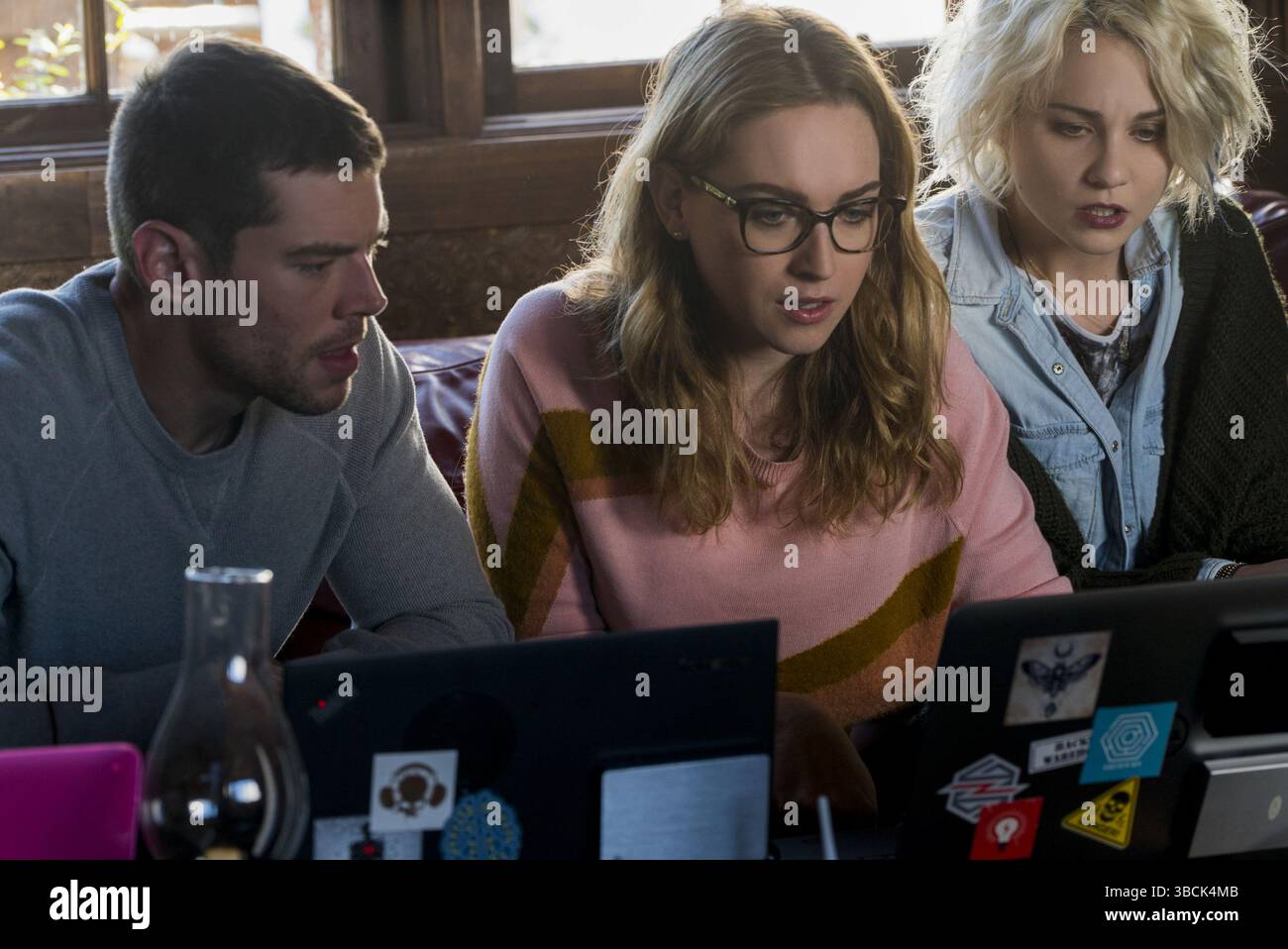Brian J Smith, Jamie Clayton, Tuppence Middleton, "Sense8" Season 2 ...