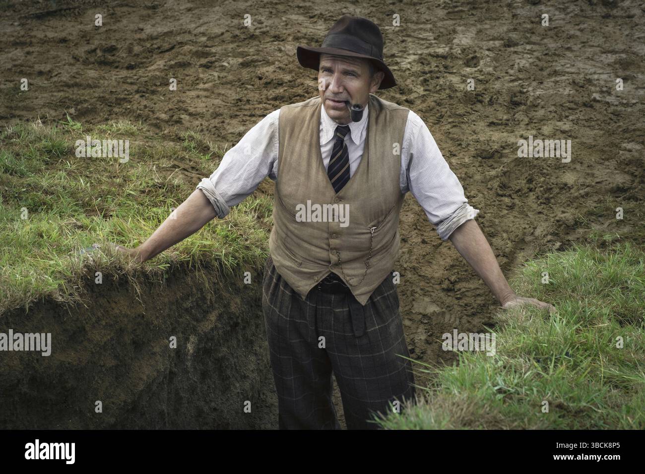 Ralph Fiennes, "The Dig" (2021) Credit: Larry Horricks / Netflix Stock ...