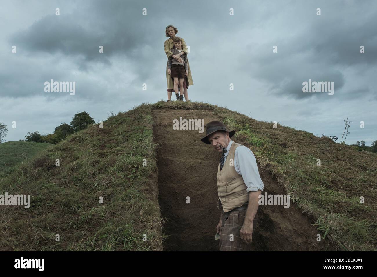 Carey Mulligan, Ralph Fiennes, "The Dig" (2021) Credit: Larry Horricks ...