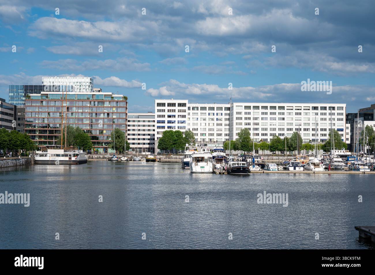The Willem dock inner harbour, contemporary apartment blocks and ships ...