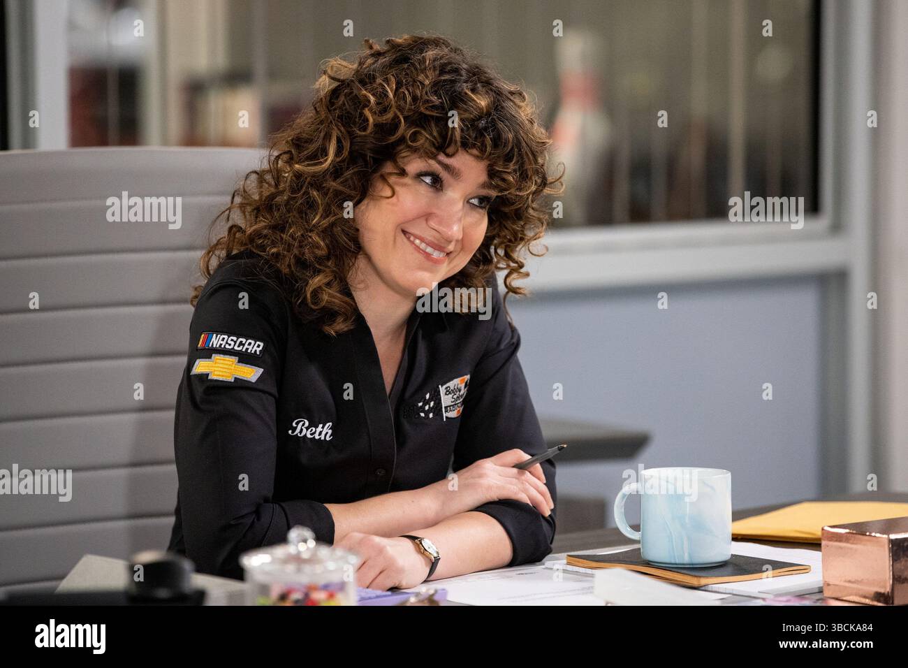 Sarah Stiles, "The Crew" (2021) Credit: Eric Liebowitz / Netflix Stock ...