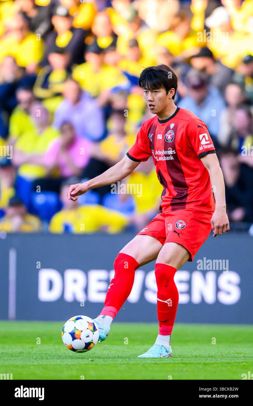 3 (FCM) - Han-Beom Lee. Superliga - Mesterskabsspillet: Brøndby IF mod FC Midtjylland - 19.05. ...