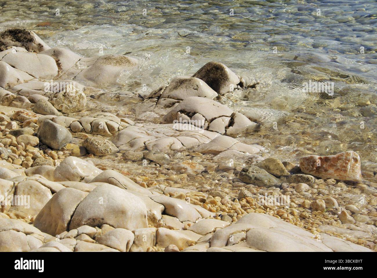 Close up pebble beach sea hi-res stock photography and images - Alamy
