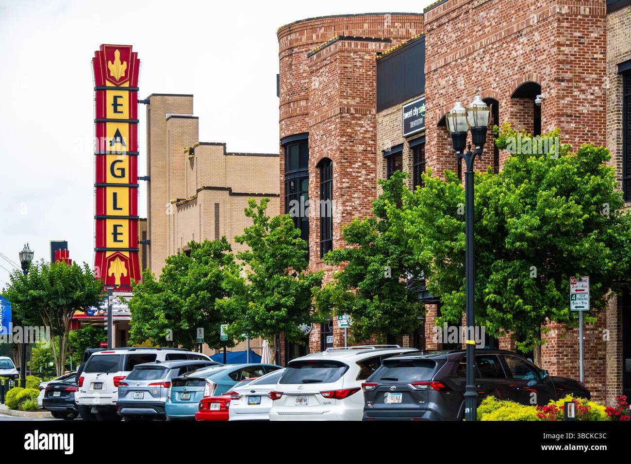 Downtown Sugar Hill in Gwinnett County, Georgia. (USA Stock Photo - Alamy