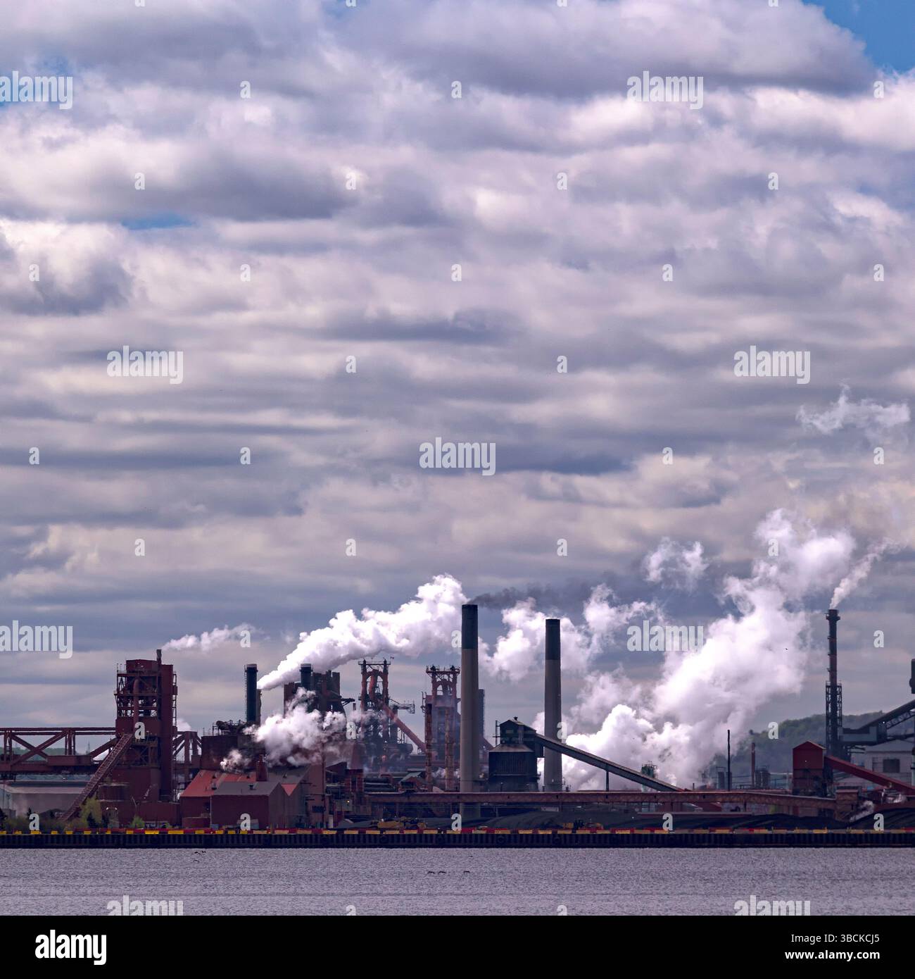 Steel mill hamilton ontario hi-res stock photography and images - Alamy