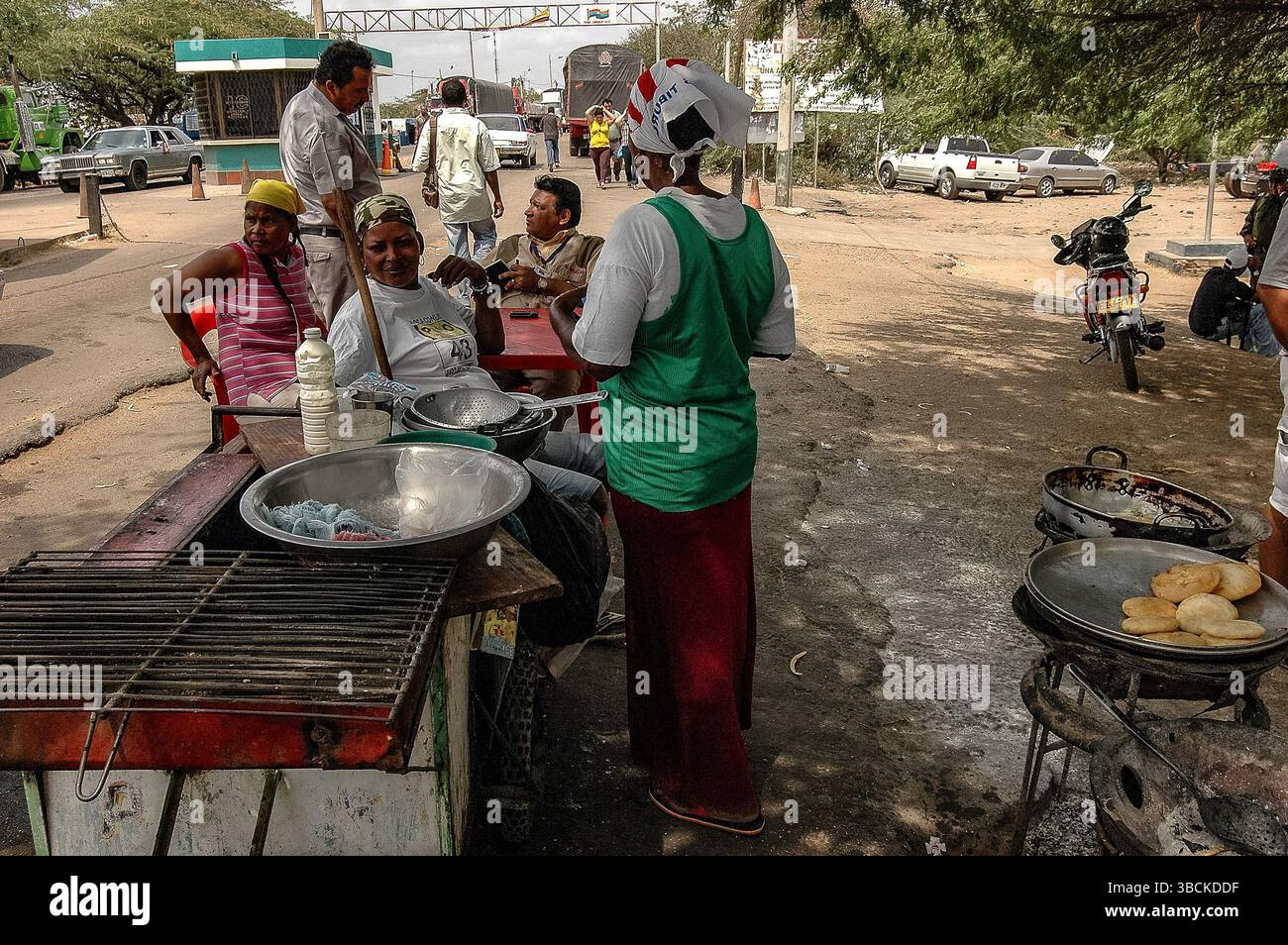 Food line in venezuela hi-res stock photography and images - Alamy