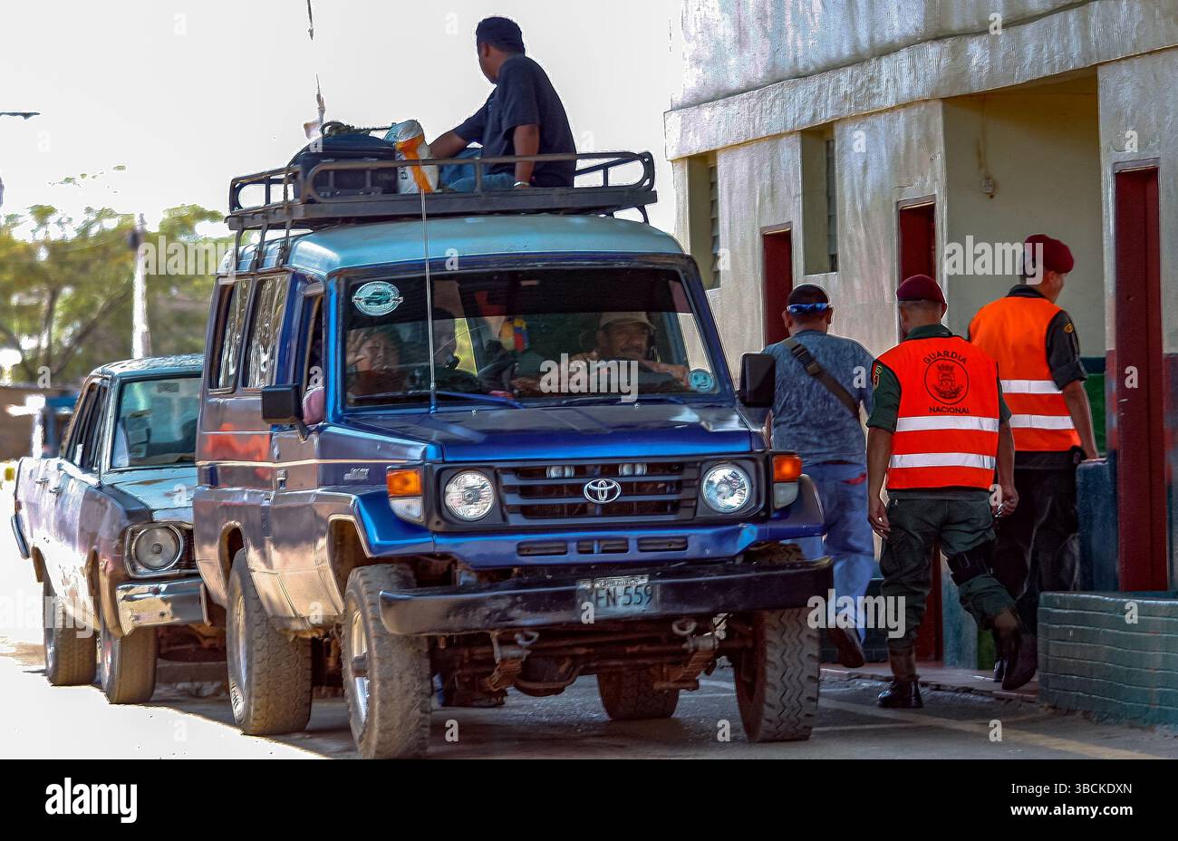 Members national guard line hi-res stock photography and images - Alamy