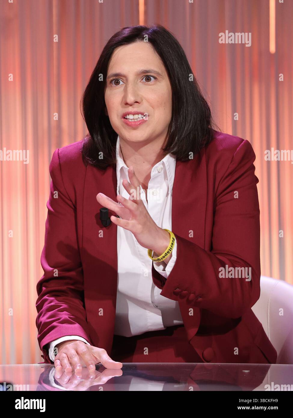 Rome, Italy. 20th May, 2025. Rome, Rai studios ex Dear, TV show "Cinque ...