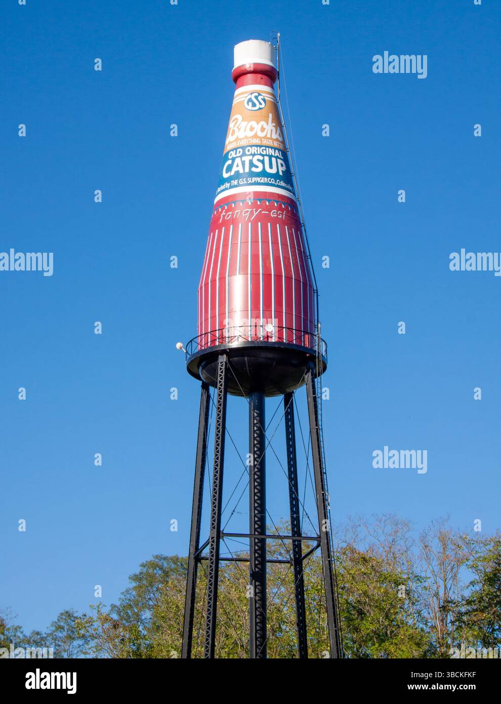 Brooks Catsup Bottle Water Tower in Collinsville, Illinois Stock Photo ...
