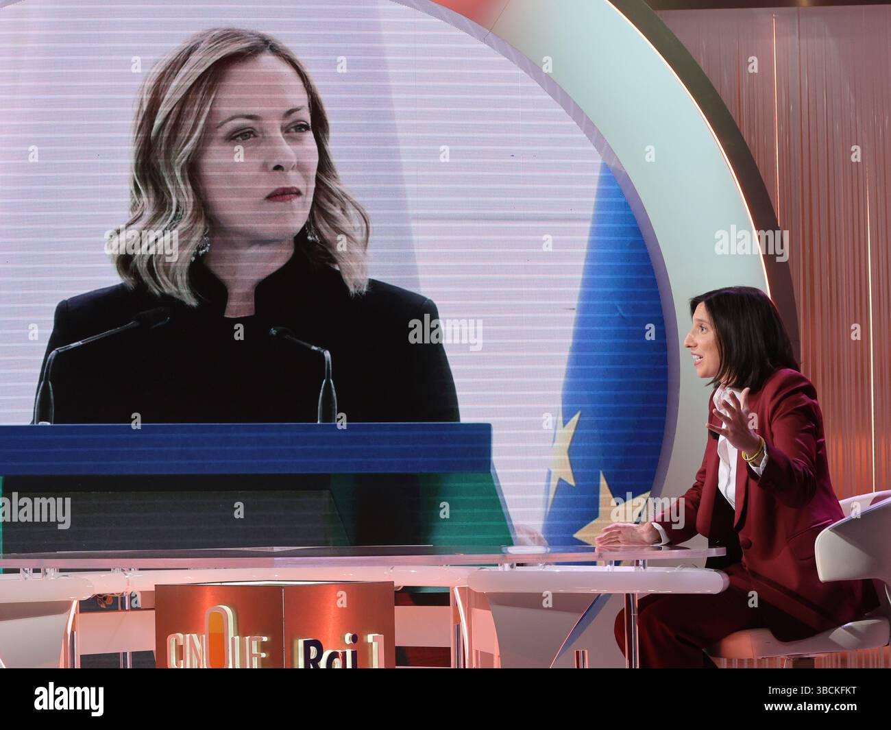 Rome, Italy. 20th May, 2025. Rome, Rai studios ex Dear, TV show "Cinque ...