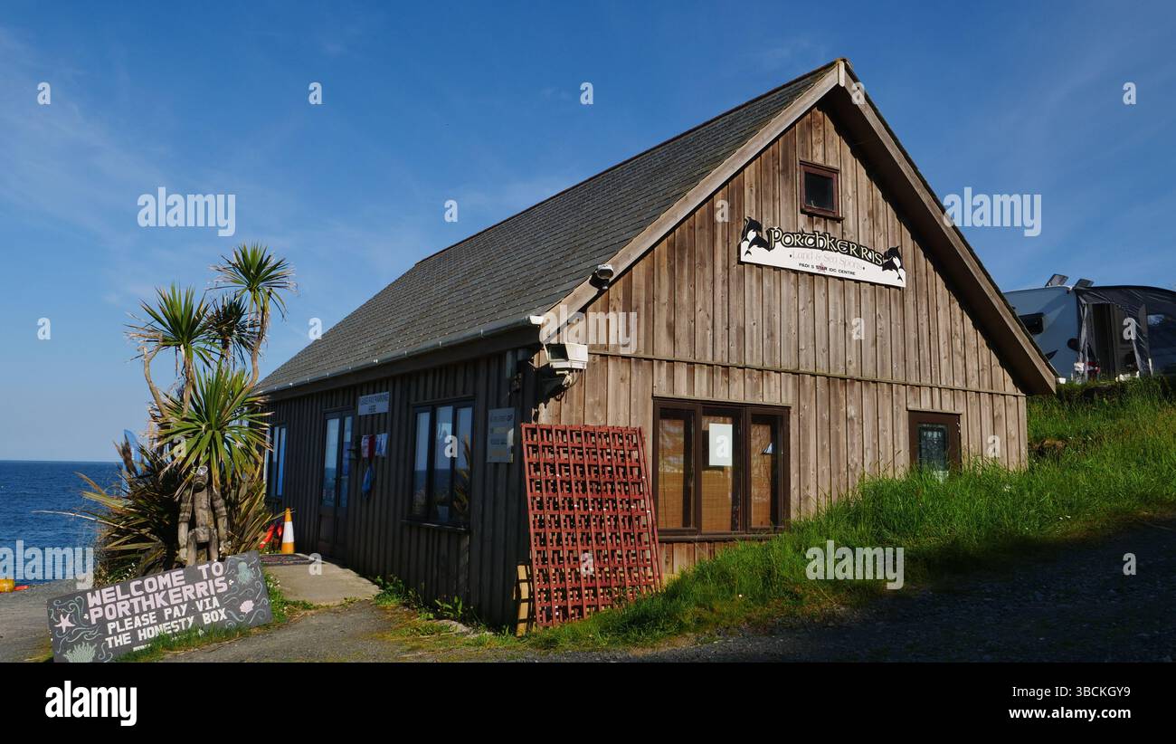 Porthkerris Divers is a scuba diving school and centre at Porthkerris ...