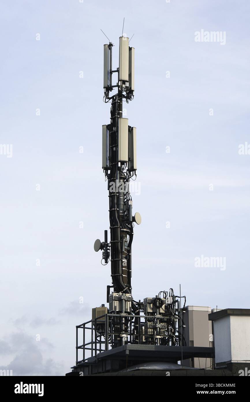 Rooftop mobile communication antenna Stock Photo - Alamy